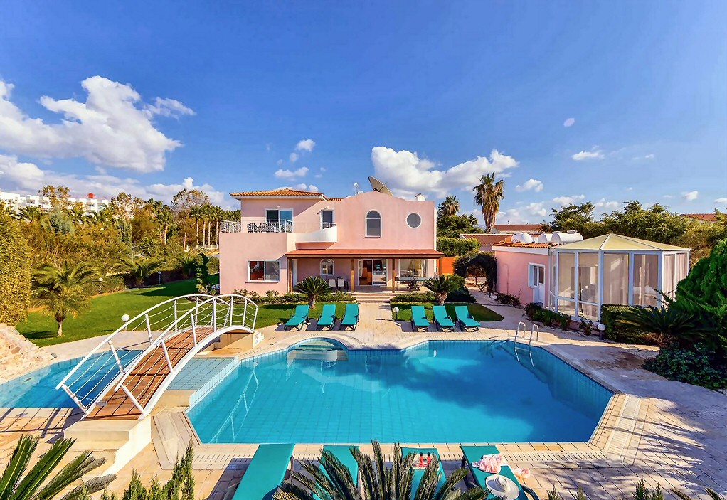 Villa Holidays in Cyprus Coralbay